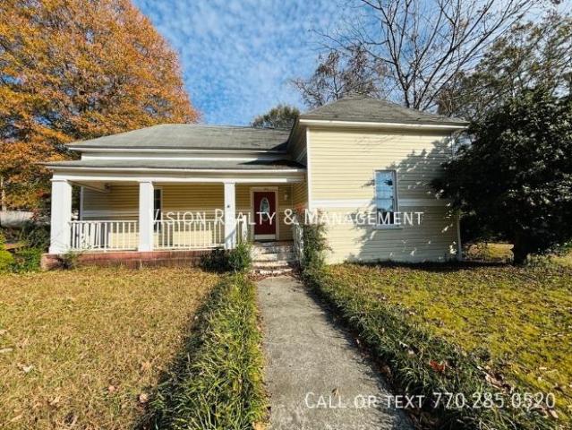 4 Br, 2 bath, Single Family 302 Mandeville Ave