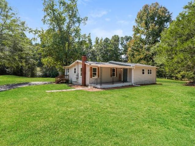 4 Br, 2 bath, Single Family 309 Cowan Road Southeast