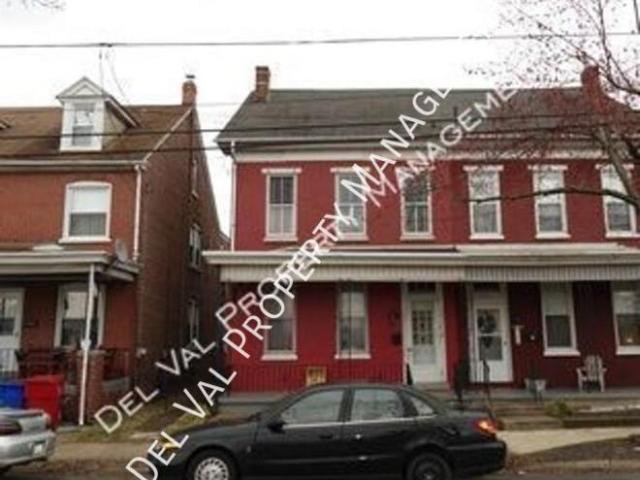 4 Br, 2 bath, Single Family 310 North Charlotte Street