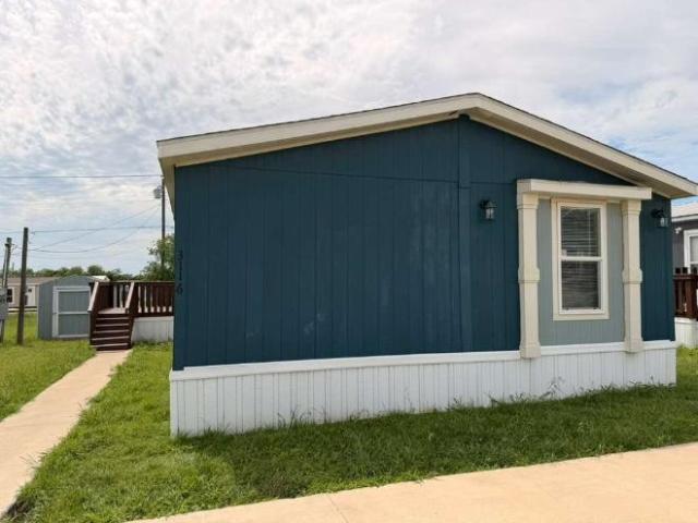 4 Br, 2 bath, Single Family 3116 Airport Rd