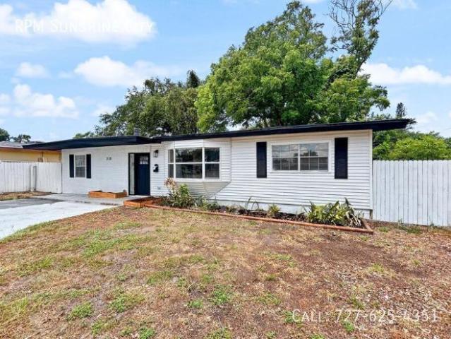 4 Br, 2 bath, Single Family 3128 49th St N
