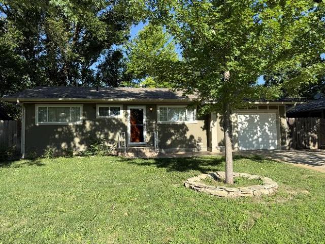 4 Br, 2 bath, Single Family 3147 S Gordon