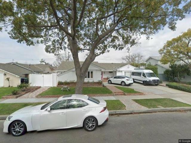 4 Br, 2 bath, Single Family 3201 Oak Grove Rd