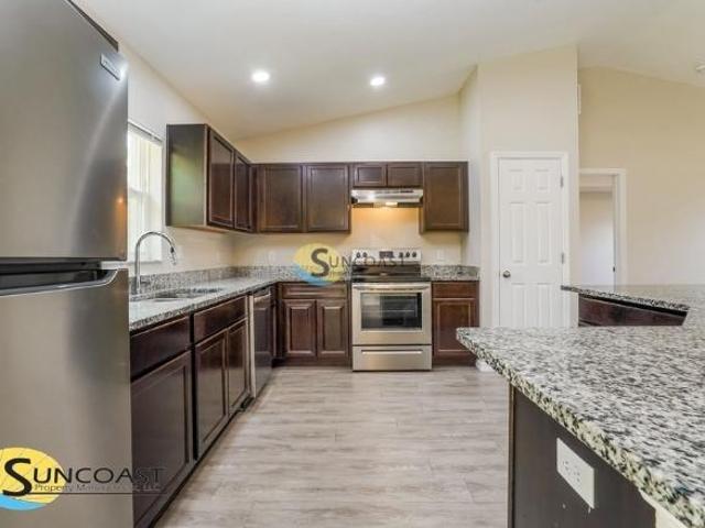 4 Br, 2 bath, Single Family 333 Marion Oaks Golf Way