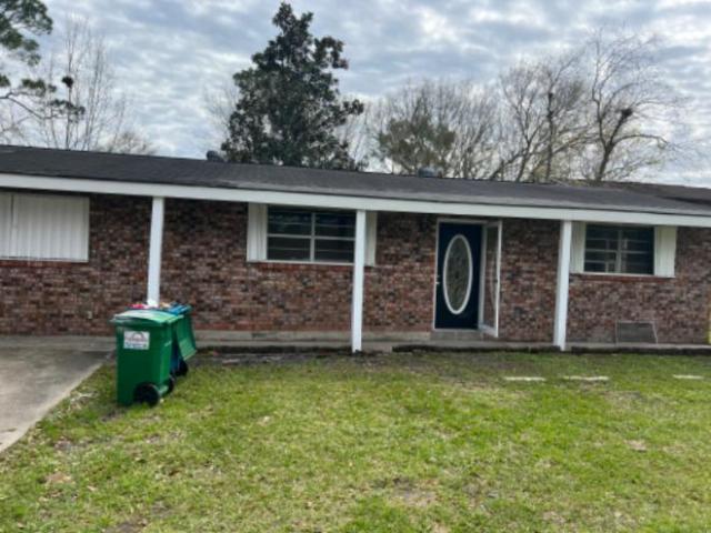 4 Br, 2 bath, Single Family 3302 New York Ave