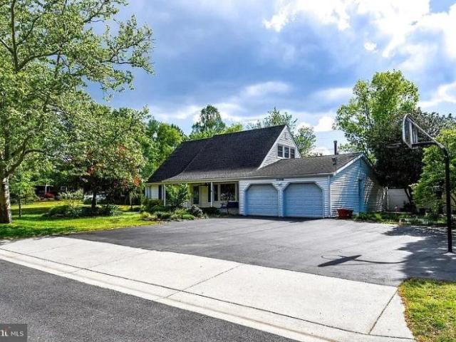 4 Br, 2 bath, Single Family 3306 Moreland Place