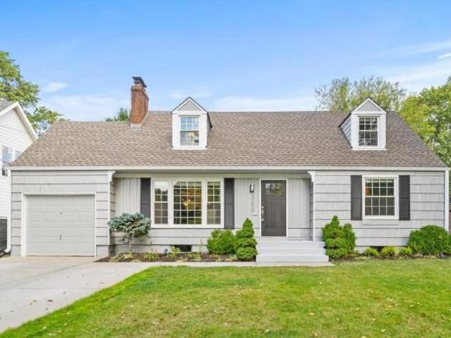 4 Br, 2 bath, Single Family 3306 W 71st Terrace
