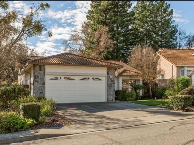 4 Br, 2 bath, Single Family 3309 Colonial Court