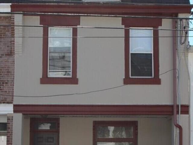 4 Br, 2 bath, Single Family 331 E Hector St