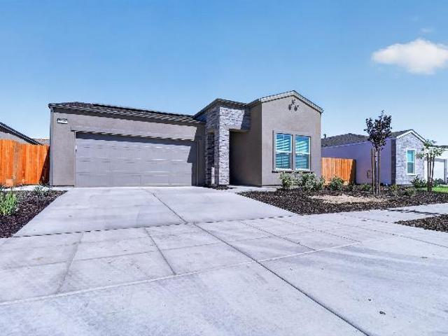 4 Br, 2 bath, Single Family 3338 N Contessa Ave