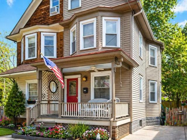 4 Br, 2 bath, Single Family 3 Lee Ave