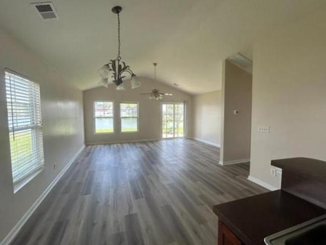 4 Br, 2 bath, Single Family 447 Palm Frond Dr