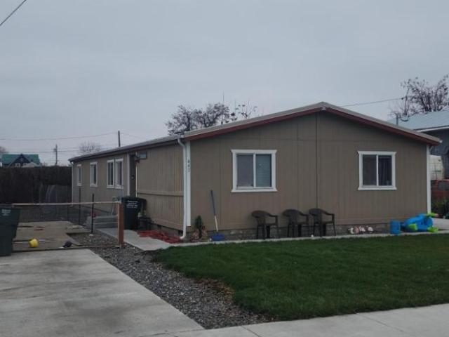 4 Br, 2 bath, Single Family 447 SW 5th St