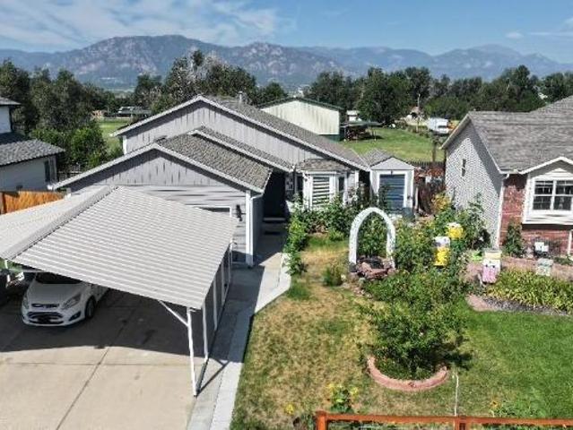 4 Br, 2 bath, Single Family 4540 Witches Hollow Lane