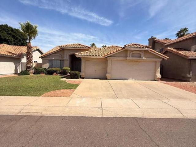 4 Br, 2 bath, Single Family 4556 E Charleston Ave
