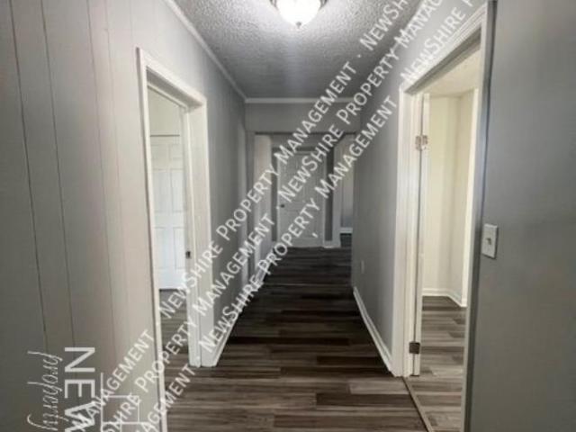 4 Br, 2 bath, Single Family 458 Arch St