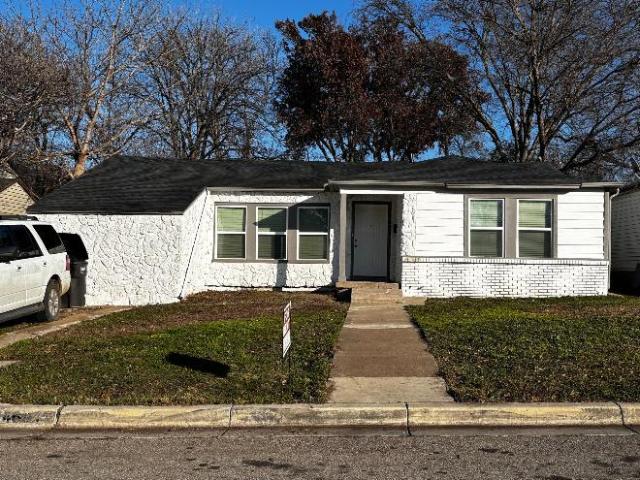 4 Br, 2 bath, Single Family 4601 Harwen Terr
