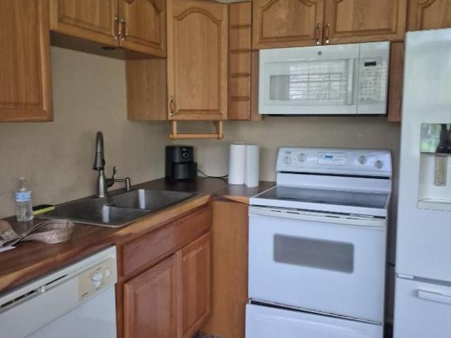 4 Br, 2 bath, Single Family 464 Judy St