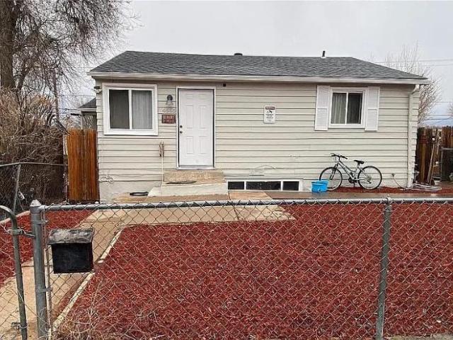 4 Br, 2 bath, Single Family 4665 West Exposition Avenue