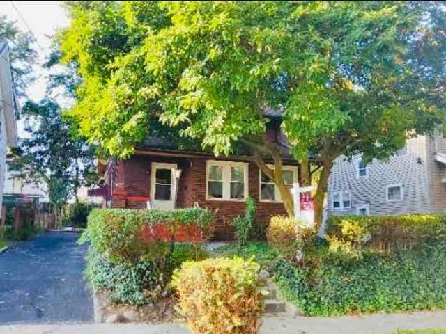 4 Br, 2 bath, Single Family 466 Adkins Ave