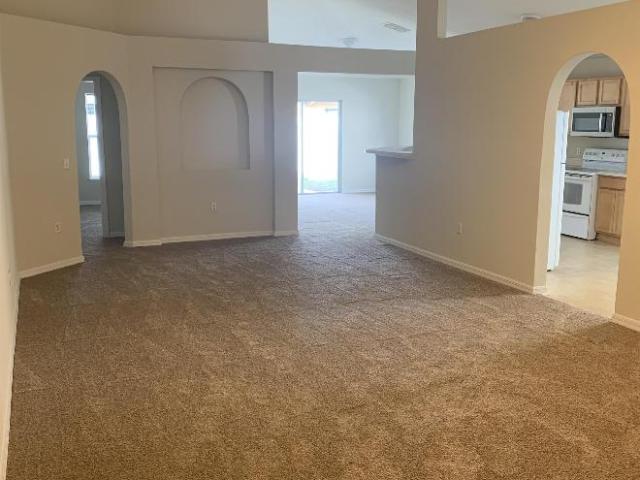 4 Br, 2 bath, Single Family 4690 Salamander St
