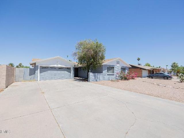 4 Br, 2 bath, Single Family 4704 S La Rosa Drive