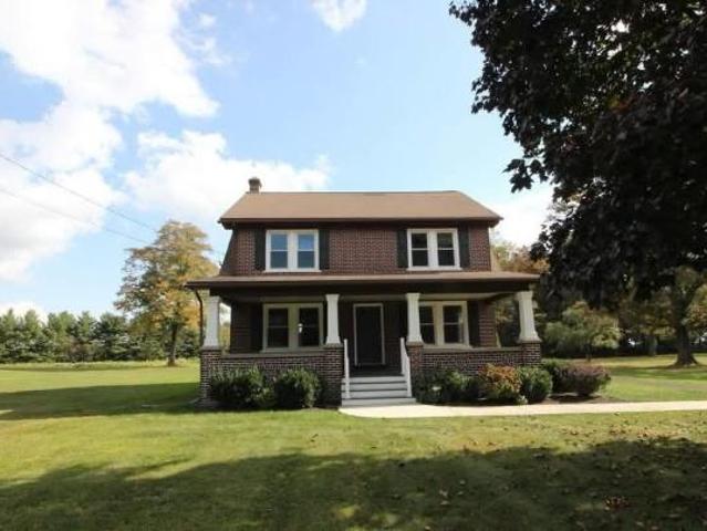 4 Br, 2 bath, Single Family 479 Allentown Rd