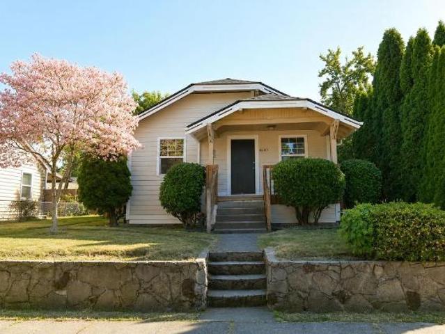 4 Br, 2 bath, Single Family 4840 N Yale St