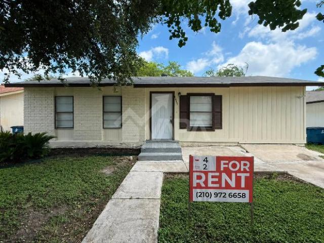 4 Br, 2 bath, Single Family 4847 Featherock