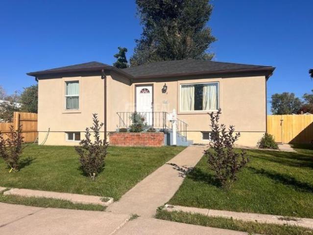 4 Br, 2 bath, Single Family 4870 Irving St