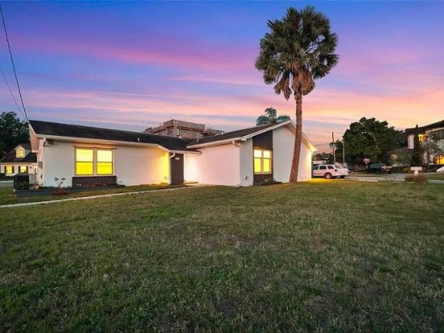 4 Br, 2 bath, Single Family 4906 W San Rafael St