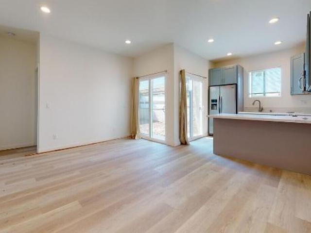 4 Br, 2 bath, Single Family 4928 63rd St