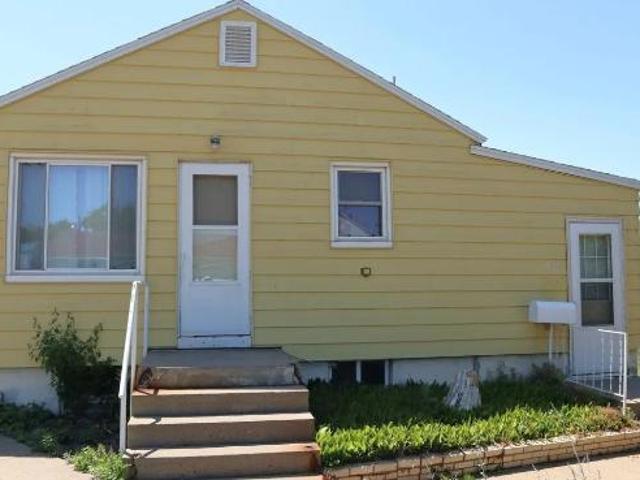 4 Br, 2 bath, Single Family 402 E Grant