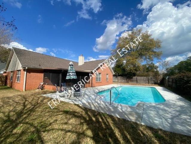 4 Br, 2 bath, Single Family 4032 Leesway Circle
