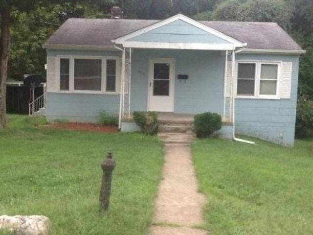 4 Br, 2 bath, Single Family 409 Park Ave