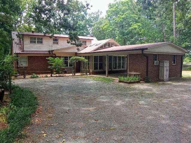 4 Br, 2 bath, Single Family 416 Old Williams Road