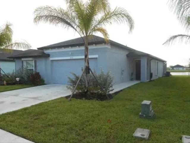 4 Br, 2 bath, Single Family 4231 Villa Rapallo Way
