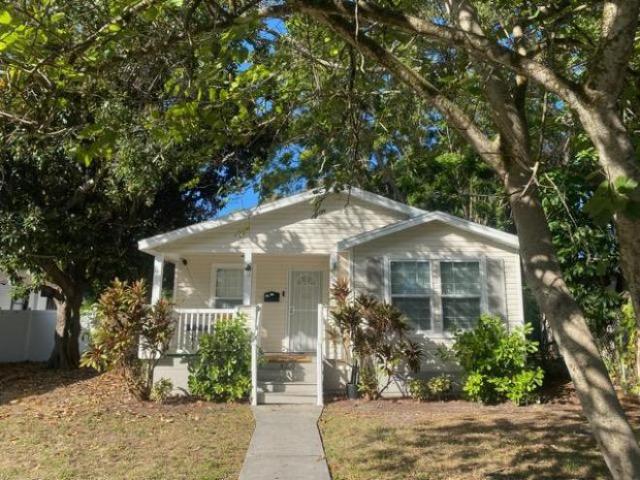 4 Br, 2 bath, Single Family 4235 4th Ave South