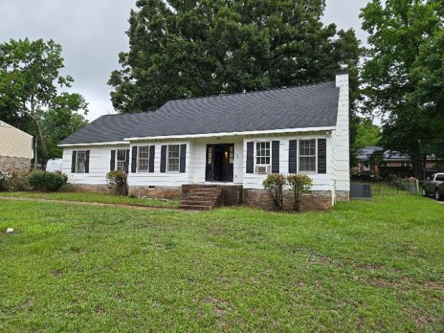 4 Br, 2 bath, Single Family 436 N Royal Tower Dr