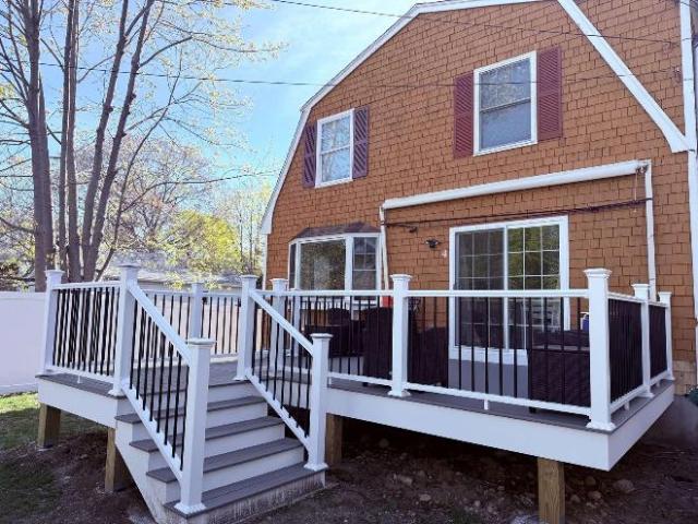 4 Br, 2 bath, Single Family 4 Ash Street