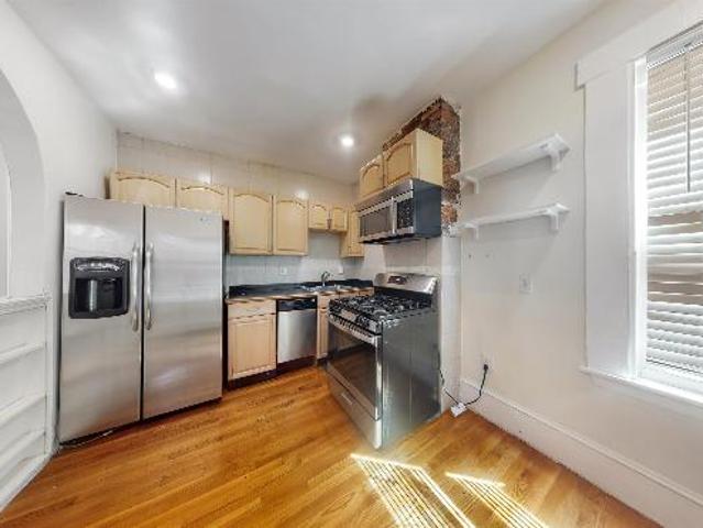 4 Br, 2 bath, Single Family 4 Mark Street