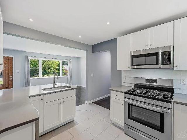 4 Br, 2 bath, Single Family 5417 Cannas Dr