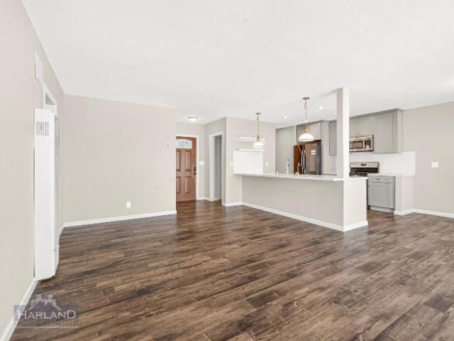 4 Br, 2 bath, Single Family 5580 Dream St