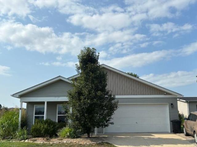 4 Br, 2 bath, Single Family 55 Feather Cir