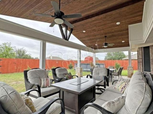 4 Br, 2 bath, Single Family 5601 Upper Ridge Court