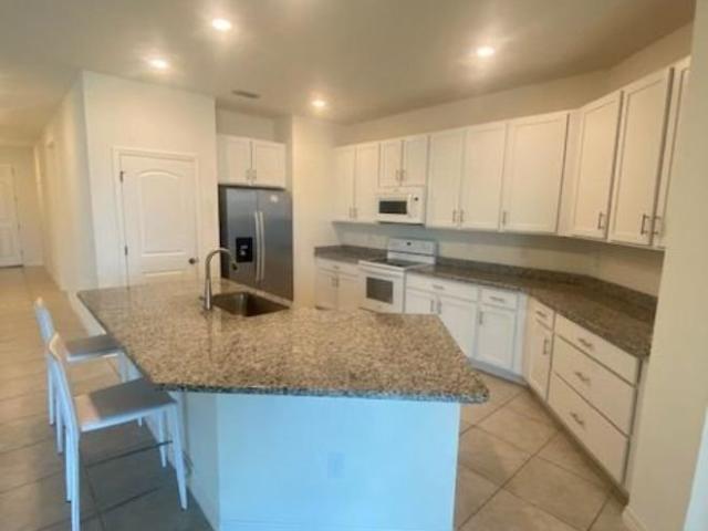 4 Br, 2 bath, Single Family 5818 143rd Court East