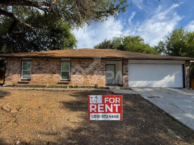 4 Br, 2 bath, Single Family 5826 Lake Wind St