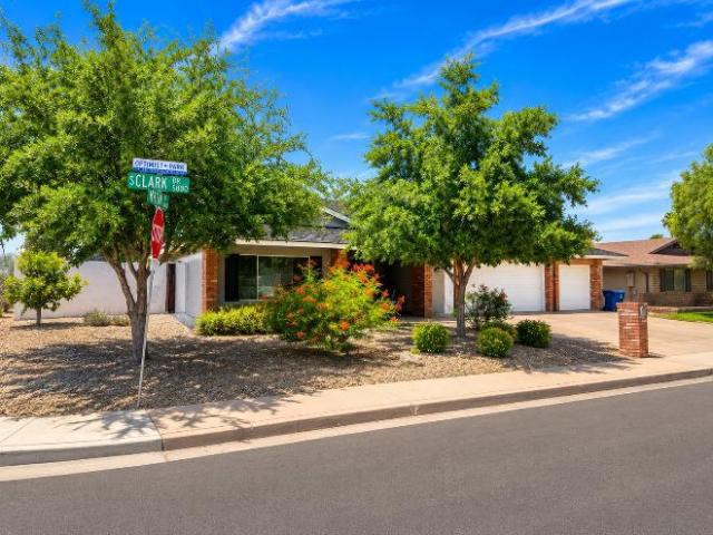 4 Br, 2 bath, Single Family 5918 S Clark Dr
