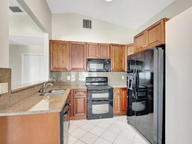 4 Br, 2 bath, Single Family 5048 Brian Boulevard