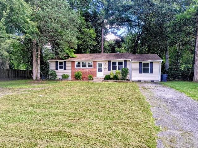 4 Br, 2 bath, Single Family 504 Clyde Dr